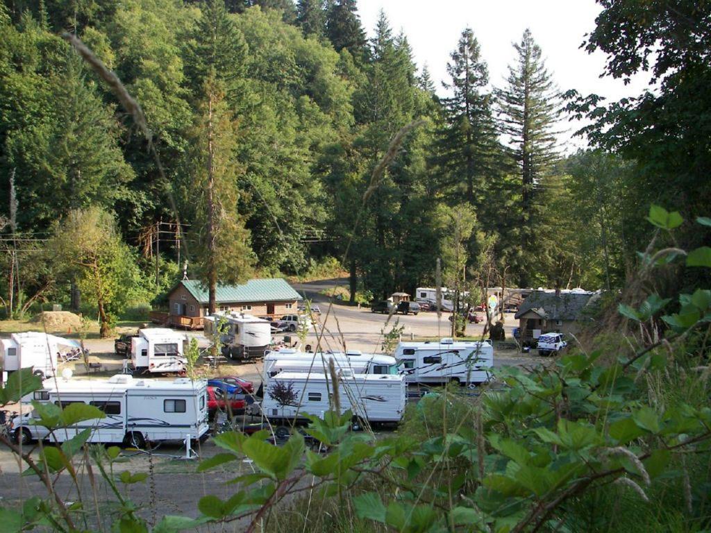 Camping, RV Parks, Campgrounds - Umpqua River, Oregon